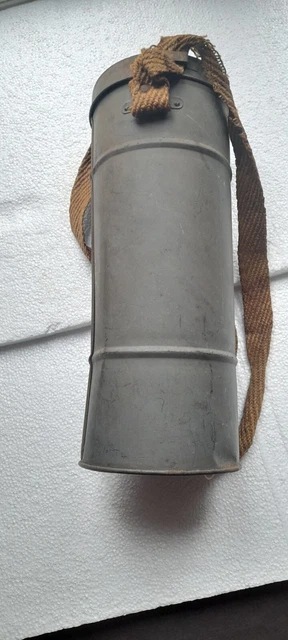 WW2 FRENCH MILITARY Metal Gasmask Container + Gasmask. EUR 52,68 ...