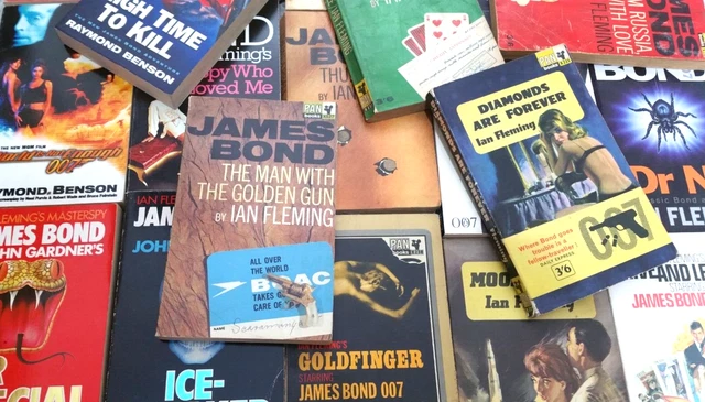 IAN FLEMINGS JAMES Bond Build your own bundle paperbacks Lot ...