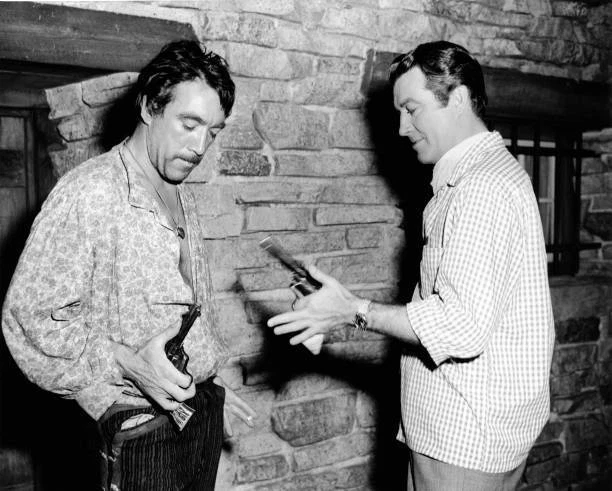 ACTORS ANTHONY QUINN And Robert Taylor Practise The Quick Draw On - Old ...
