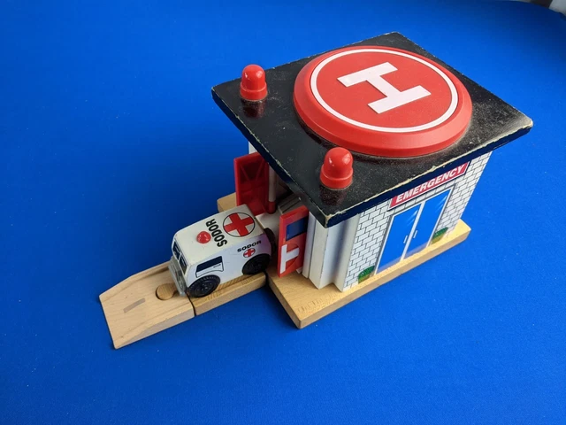 SODOR HOSPITAL AND AMBULANCE (2002) Thomas & Friends Wooden 2000s EUR ...