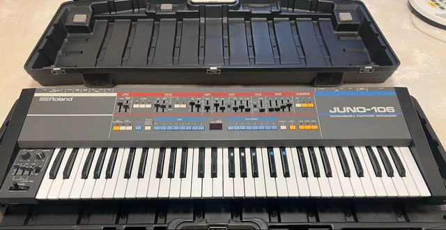 ROLAND JUNO-106 61-KEYS 6 Voice Programmable Polyphonic Synthesizer ...