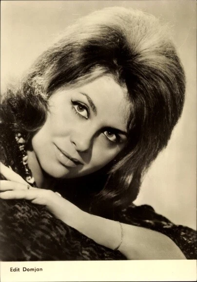 POSTCARD ACTRESS EDIT Domjan, The patients of Dr. Aradi, Much ...