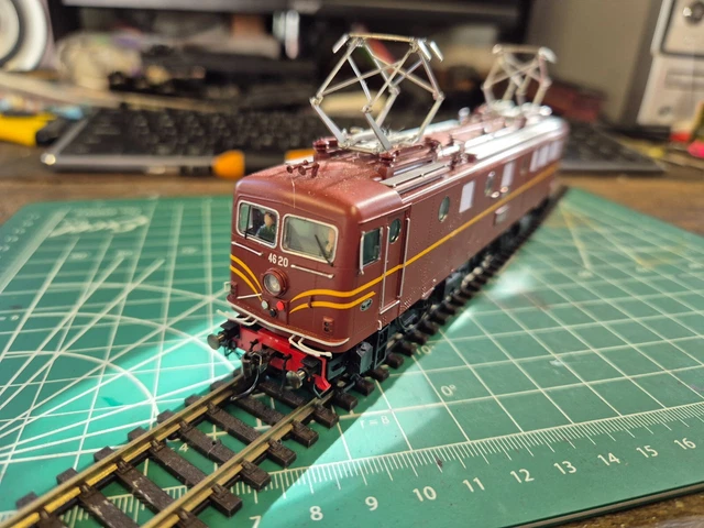 AUSCISION HO SCALE 4620 Indian Red Electric Locomotive $430.00 ...
