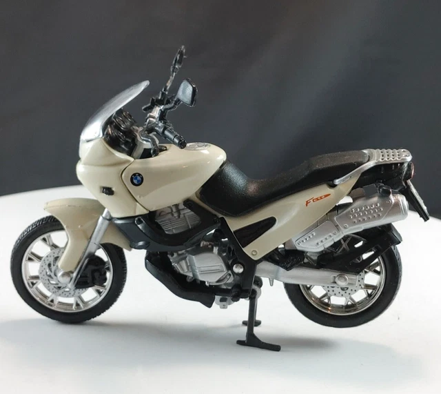 VINTAGE BMW F650ST Touring Bike White Motormax Die Cast 1:18 Motorcycle ...