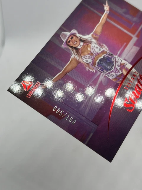 2023 CHRONICLES WWE Luminance feuille rouge /199 #168 Tiffany Stratton ...