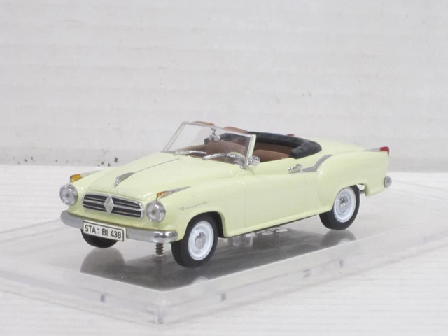 BORGWARD ISABELLA CABRIO in creme ohne Box mit Amjo-Vitrine Norev 1:43 ...