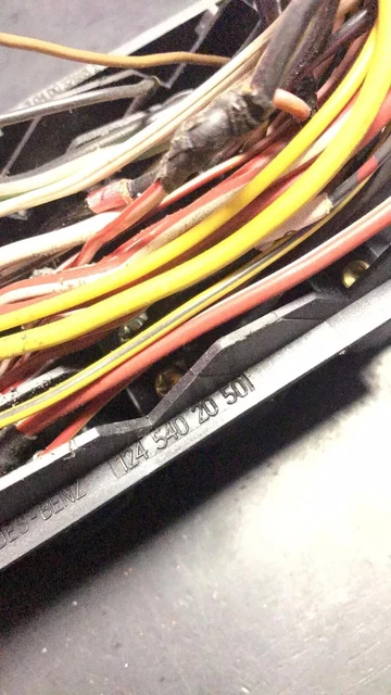 ORIGINAL MERCEDES BENZ W124 fuse board fuse box A1245402050 £29.75 ...