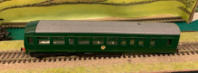 DMU POWER Coach In British Railways Green Requires Power Bogie S. 1 ...