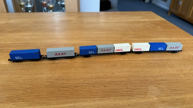 GRAHAM FARISH N Gauge - Freightliner Bogie Wagons With 8 Containers £33 ...