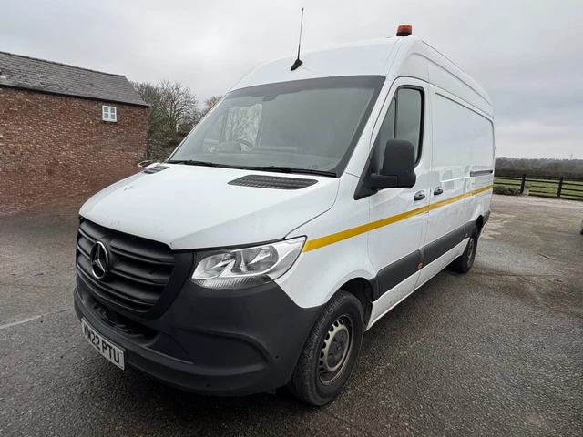 MERCEDES-BENZ SPRINTER 2.0 315 RWD L2 MWB UTILITY SPEC 3.5 TON TOWING ...