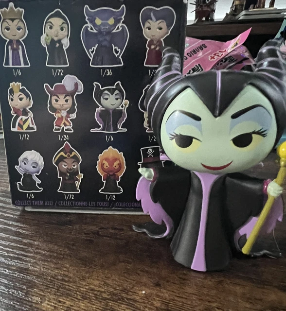 DISNEY VILLAINS MYSTERY Mini Vinyl Figure Blind Box Maleficent 1/6 £5. ...