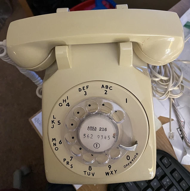 VINTAGE TELEPHONE ROTARY Style ITT Desk Dial Phone Cream Color ...
