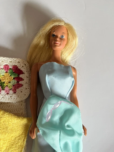 VTG 1971 MATTEL Malibu Barbie Doll-Japan-W/Towel And Sunglasses-Nice ...