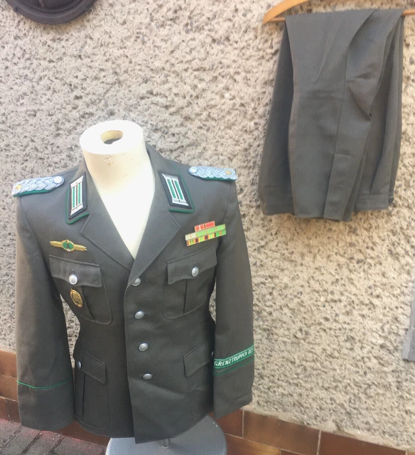 DDR NVA GRENZER Offizier Uniform Jackett Reithose Breeches Orden Spange ...