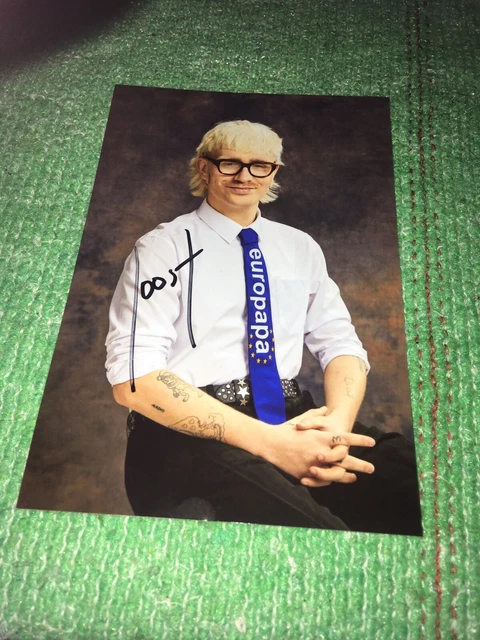 PHOTO DEDICACE AUTOGRAPH Joost Klein Eurovision 2024 Pays Bas EUR 10,00 ... PHOTO DEDICACE AUTOGRAPH Joost Klein Eurovision 2024 Pays Bas EUR 10,00 ...