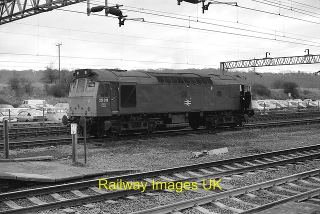 RAILWAY PHOTO - Class 25 BR Blue Cadging A Lift - 25 311. £2.00 ...