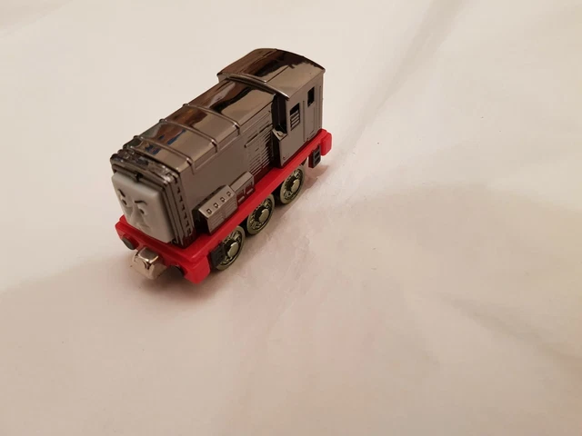 THOMAS & FRIENDS TAKE N PLAY ALONG METALLIC SHINEY TRAIN DIESEL ...