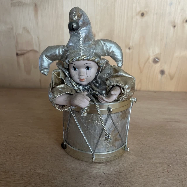 VINTAGE PORCELAIN JESTER Clown In Drum Wind Up Music Box GOLD EUR 12,00 ...