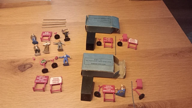 SPOT ON TRIANG Road Signs Figures Construction Sets £21.17 - PicClick UK