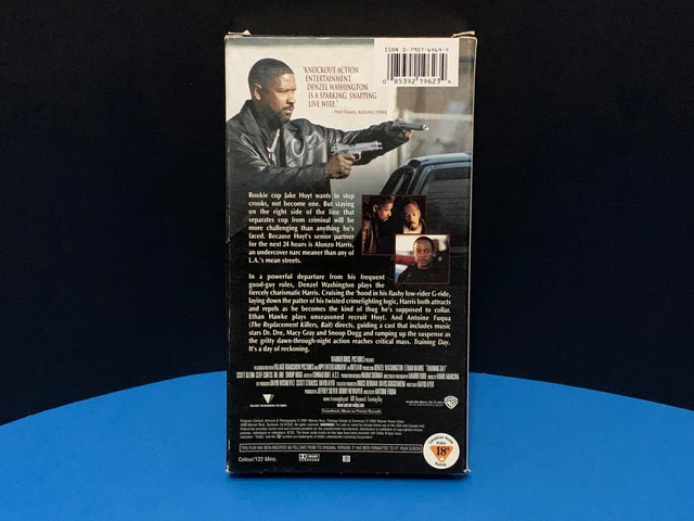 VHS TRAINING DAY (WB, 2002) Action Denzel Washington Ethan Hawke w ...