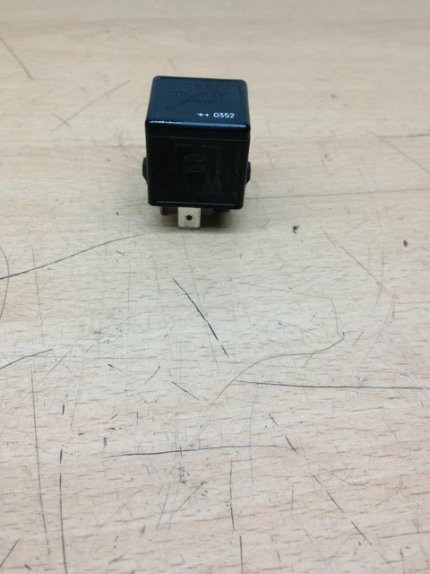 VOLVO S40 [95-04] TYCO Black Relay Fuse - 953381 - V23134B52X240 £4.70 ...