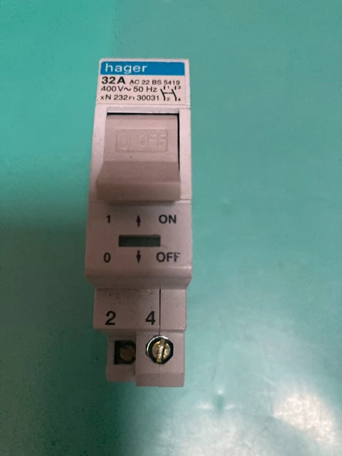 INTERRUPTEUR HAGER 32A AC 22 BS5419 380/415V à bornes décalées N232 ...