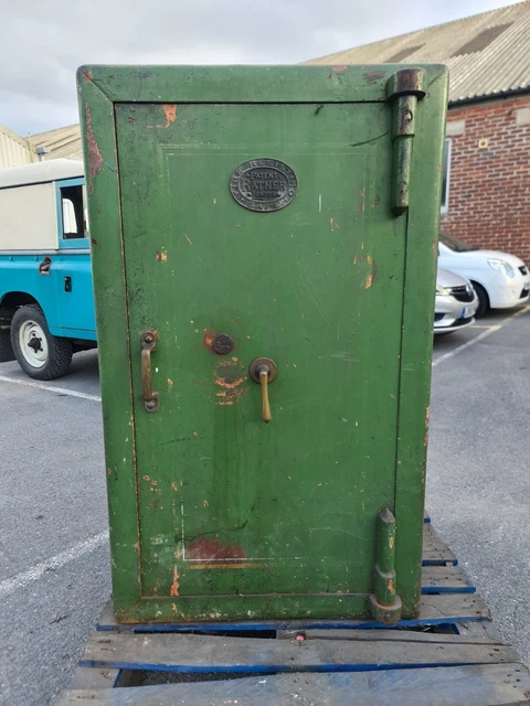 LARGE ANTIQUE FIRE Resisting Ratner London Safe 4ft tall £500.00 ...