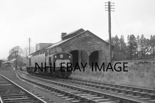 PHOTOPRINT: BR NER EE Cl.40 D244 at Duns (Berwickshire) with the pick ...