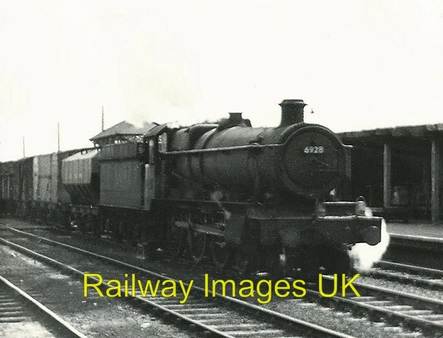 RAILWAY PHOTO - GWR Collett Hall Class 4-6-0 No.6928 Underley Hall with ...