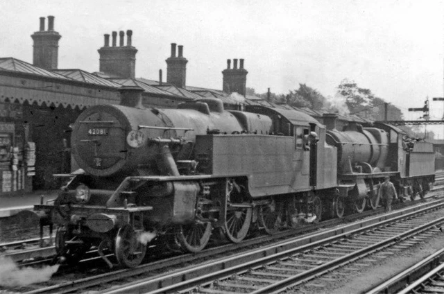 PHOTO GWR 43Xx 2-6-0 No. 6307 And 4Mt Class 2-6-4T No. 42081 At Redhill ...