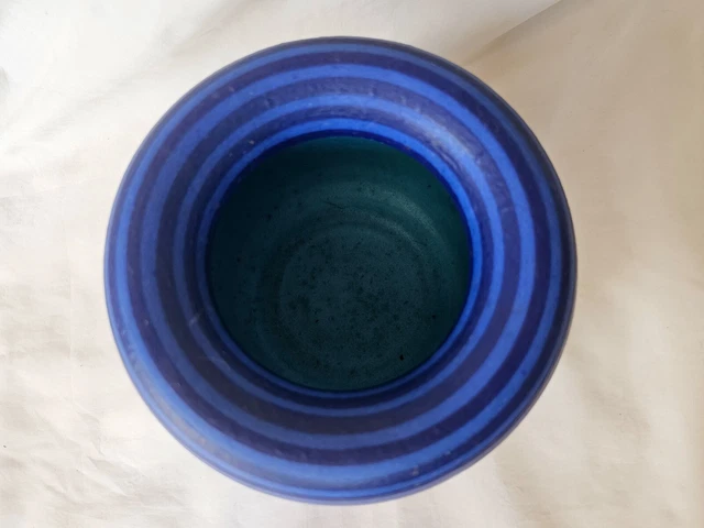 STUNNING ITALIAN VIBRANT blue studio pottery vase, probably Bistossi or ...