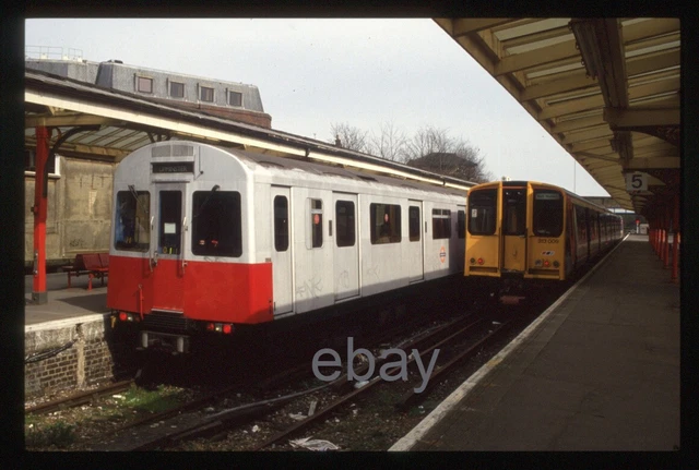 ORIGINAL 35MM SLIDE - London Underground 'D' stock 7114 & EMU 313009 at ...