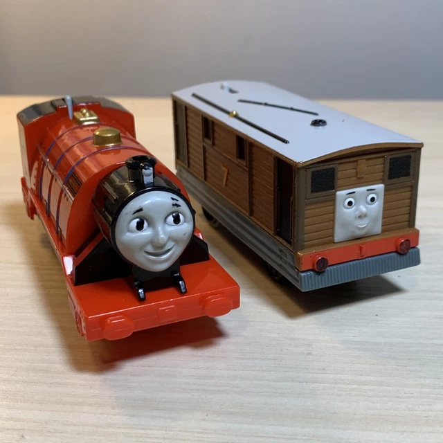 THOMAS & FRIENDS Trackmaster Motorized Toby + James Engine 2013 Tested ...