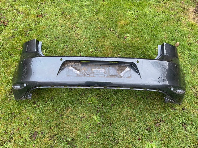 GENUINE VW GOLF Mk7 Rear Bumper 2013-17 With Pdc Holes Easy Fix £80.00 ...