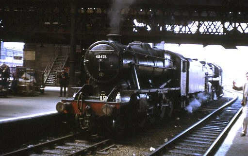 ORIGINAL COLOUR SLIDE of 48476 LMR Stanier 8F steam loco £4.99 ...