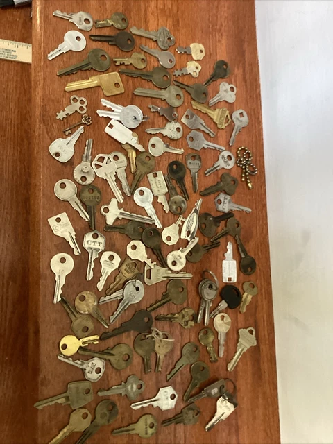 LOT OF 1950’S -70’s + Old Keys Different Styles/makes Over 90 Keys! $15 ...