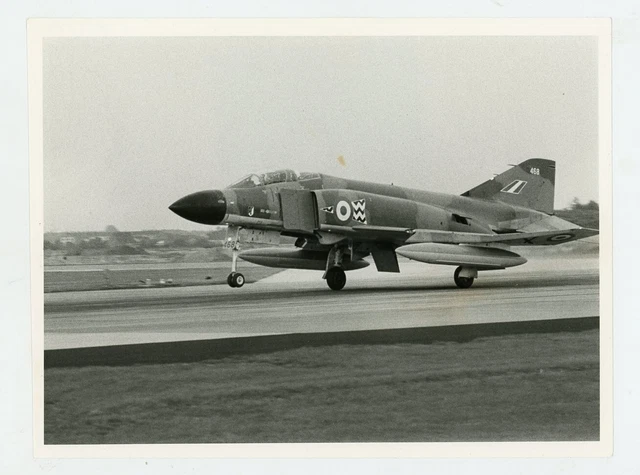 PHOTOGRAPH OF MCDONNELL Douglas F-4 Phantom FGR.2 XV468 17 Sqn Bruggen ...