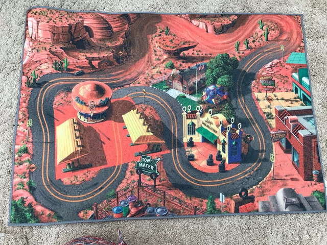 DISNEY PIXAR CARS Radiator Springs Village Mat EUR 17,21 - PicClick FR