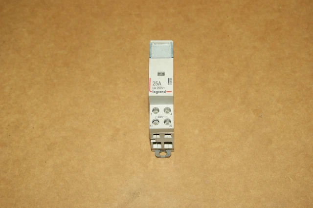 LEGRAND CONTACTEUR de puissance bobine 230V 25A Réf 412523 EUR 15,50 - PicClick FR