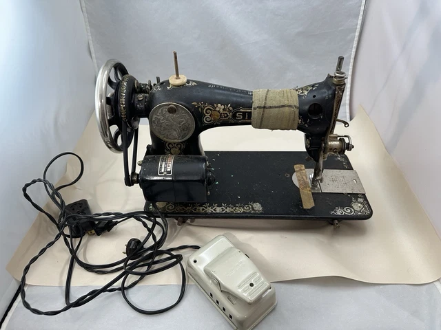 ANTIQUE SINGER SEWING Machine Model 66 - 1924 Serial# G5465310 w/Motor ...