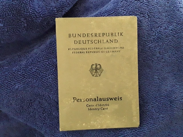 PERSONALAUSWEIS BUNDESREPUBLIK DEUTSCHLAND 1973 BRD ID Card Pass ...