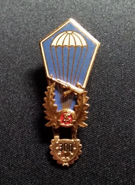 NVA DDR FALLSCHIRMSPRUNGABZEICHEN der NVA 300 Anhänger EUR 35,50 ...