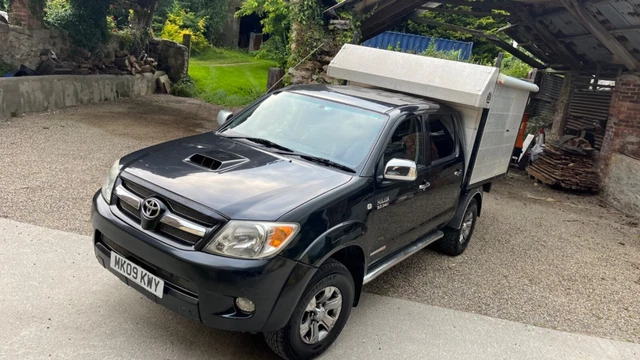 TOYOTA HILUX INVINCIBLE 4x4 Tipper Arbtruck £11,250.00 - PicClick UK