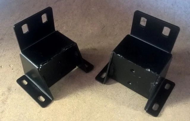 LAND ROVER DEFENDER 110 (2 Door) Rear Body Outrigger Inner Body Mounts ...