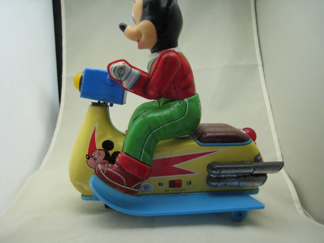 TRICYCLE MODERN TOYS -masudaya MICKEY MOUSE SPACE SCOOTER BATTERY ...