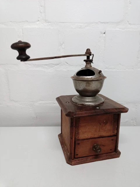 ALTE KAFFEEMÜHLE AUS Holz, vermutlich 70 Jahre alt. EUR 1,00 - PicClick DE