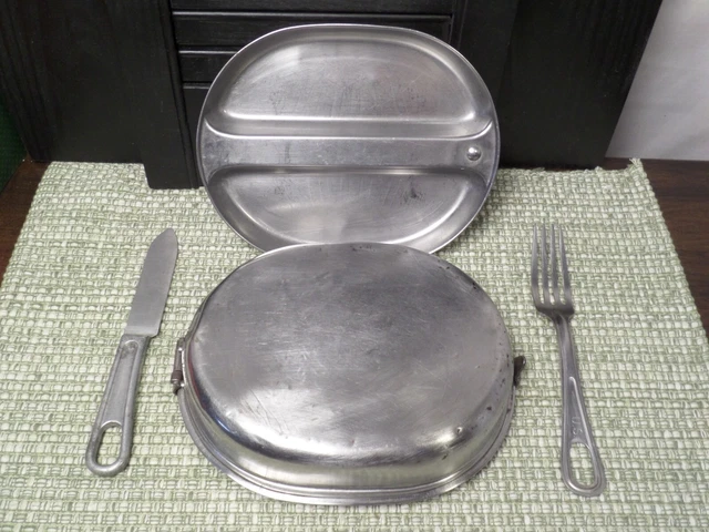 ORIGINAL WWII WW2 U.S. Military Mess Kit 1945 E.A.Co with Utensils £38. ...
