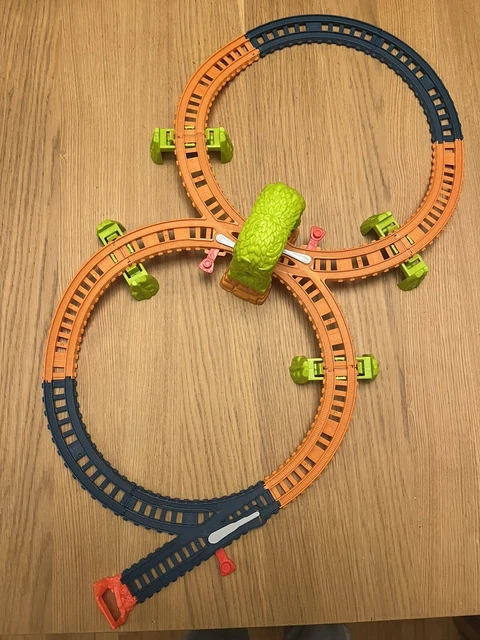 FISHER-PRICE TRACKMASTER THOMAS & Friends Diesel's Super Loop Adventure ...