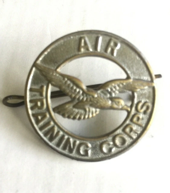 WW2 AIR TRAINING CORPS ATC WHITE METAL CAP BADGE WITH 2 LUGS & SPLIT ...