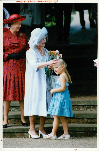 QUEEN ELIZABETH II and The Queen Mother. - Vintage Photograph 1285797 £ ...